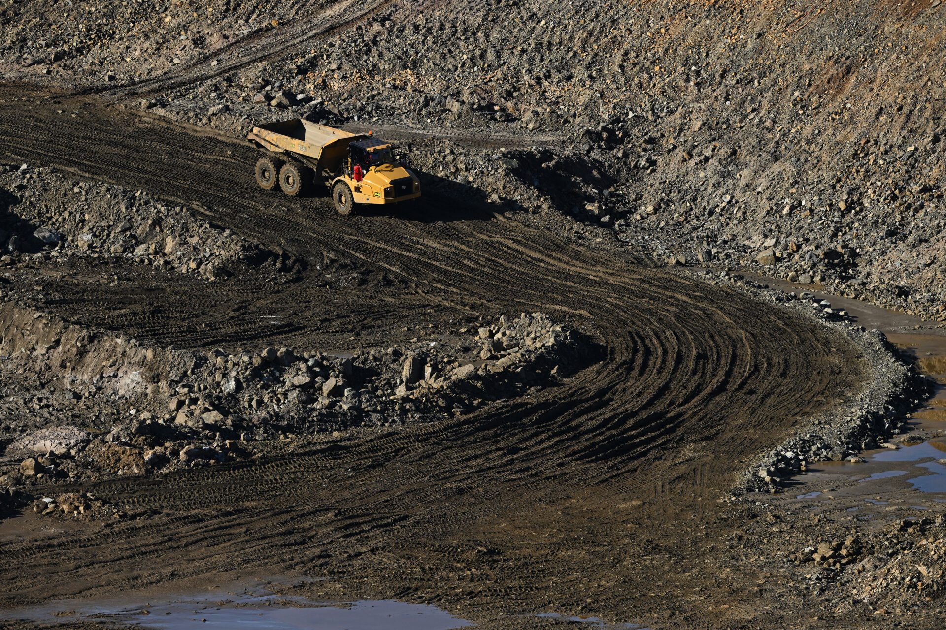 Scrap fuel tax rebates for mining industry, not farmers - The Australia ...