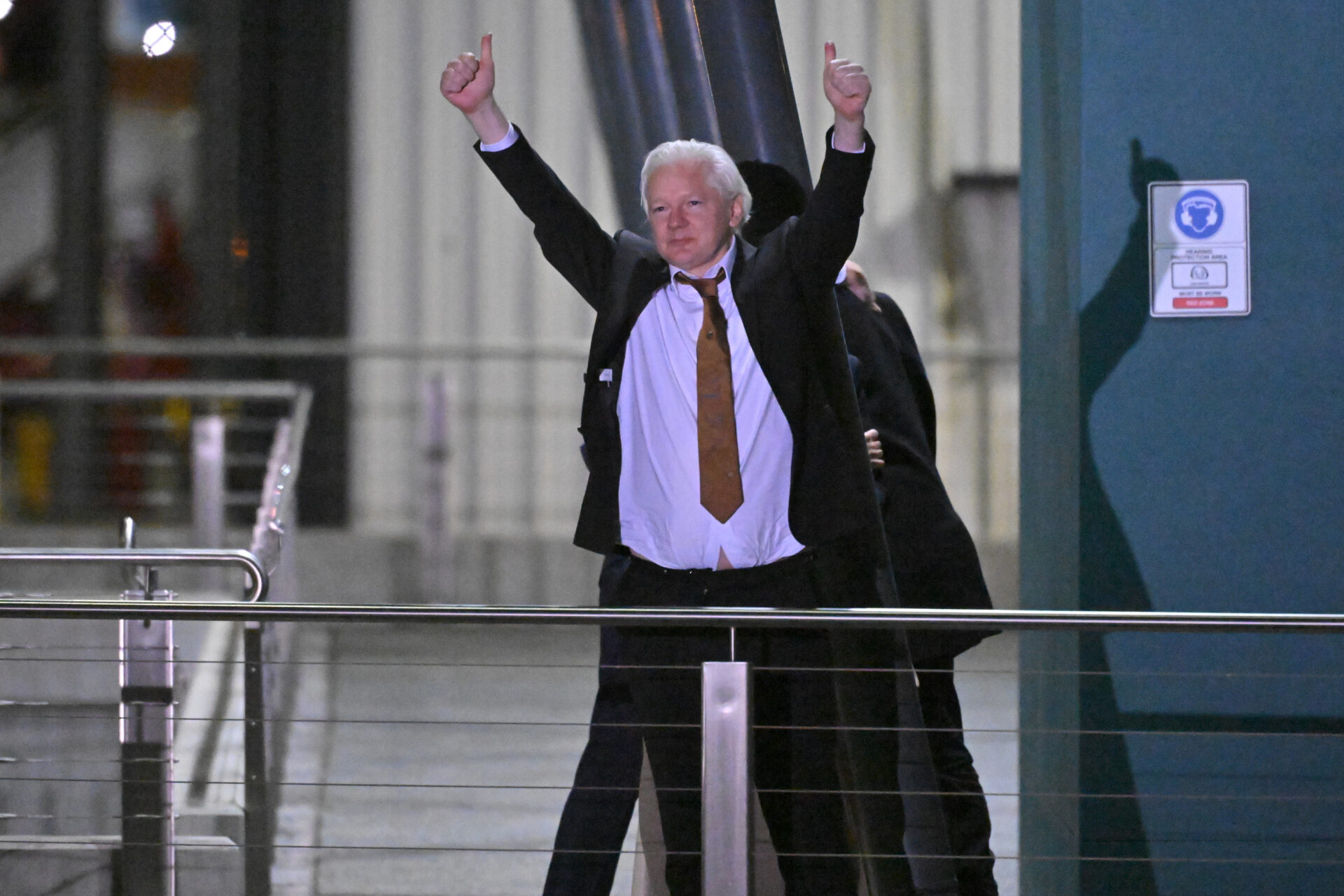 Australian leaders urge President Biden to pardon Julian Assange - The ...