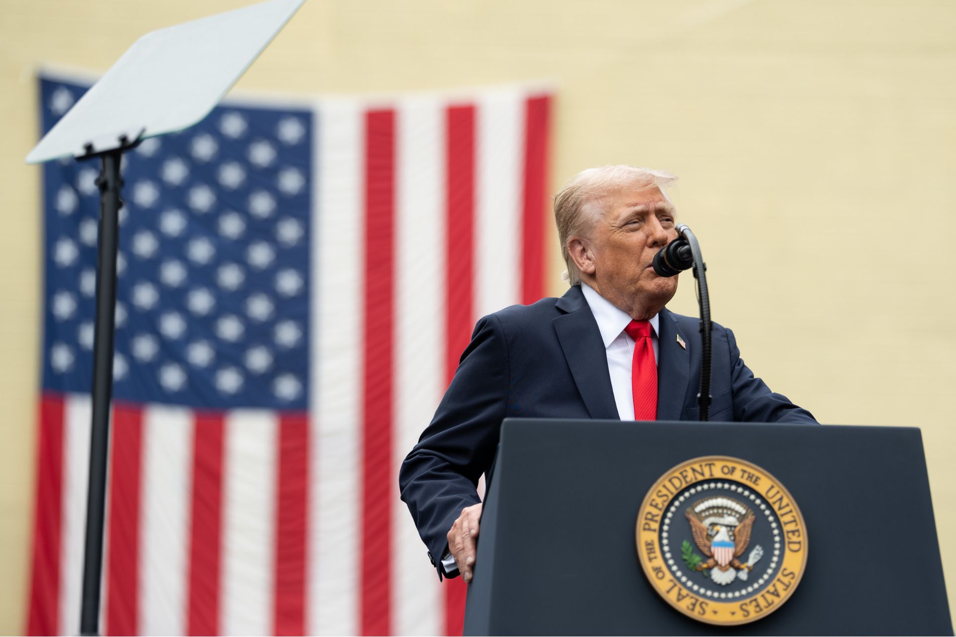 Trump’s tragedy: the US becomes an autocracy and the presidency, a ...